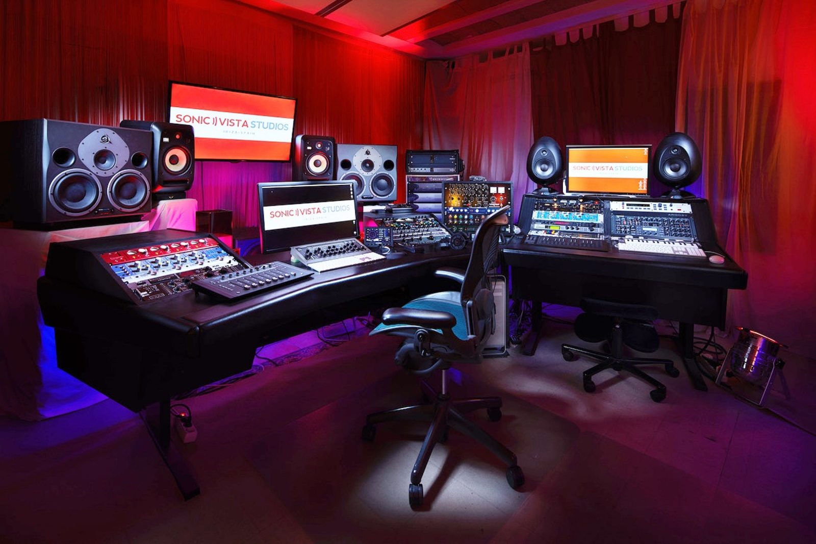 21 Awe-Inspiring Music Studios Around the World